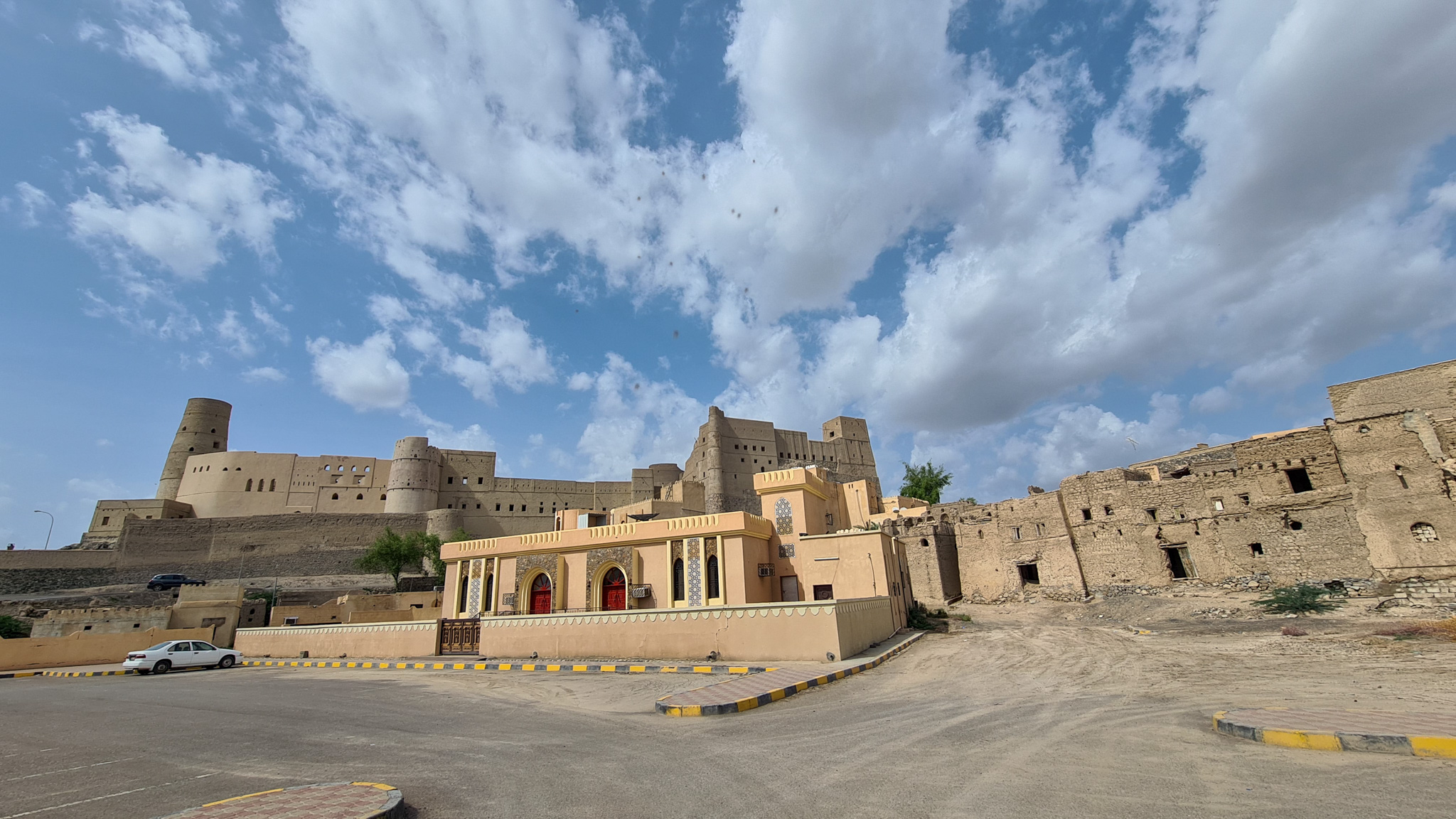 Bahla in Oman, the image of the perfect fort - Besides the Obvious